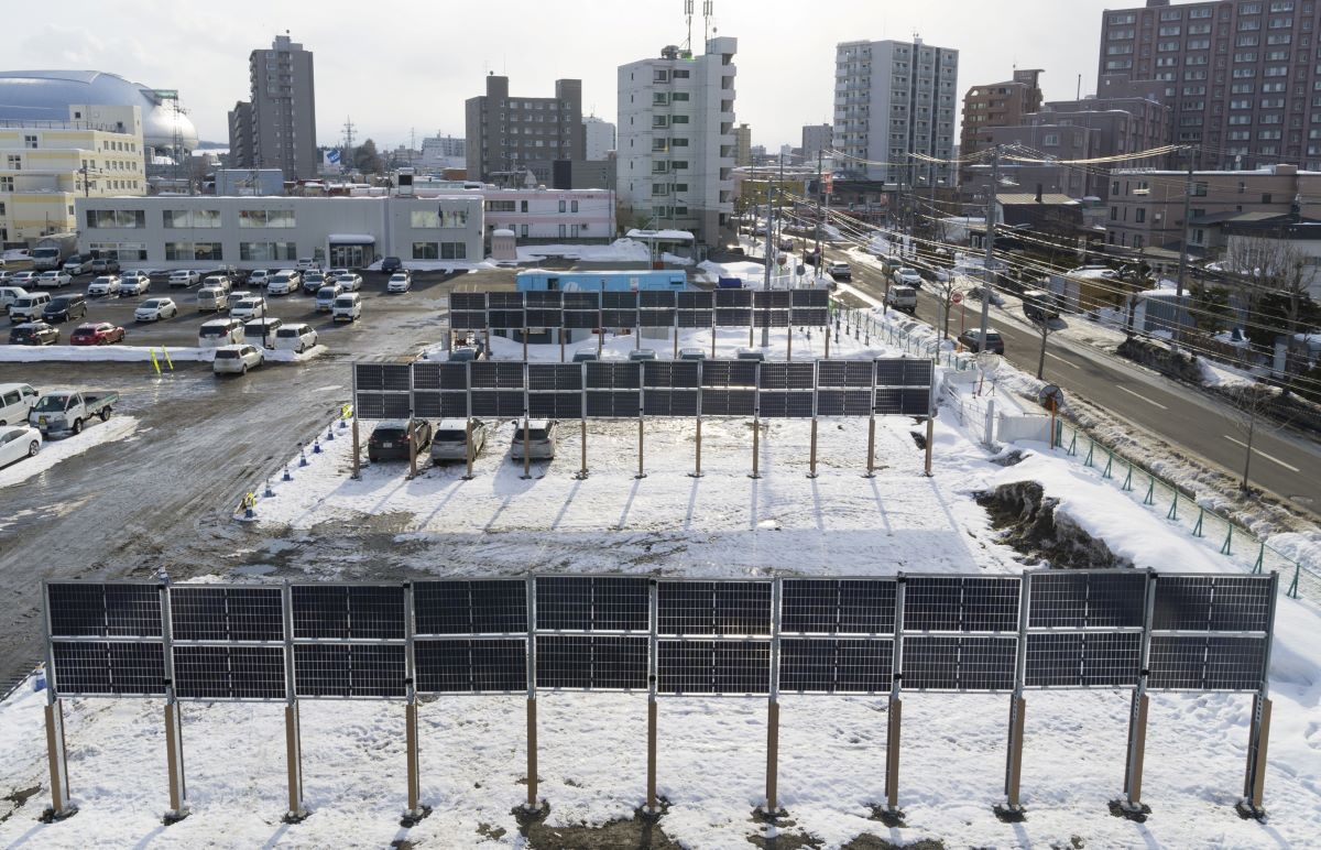 Vertical Solar Panels: An Innovative and Space-Saving Option for Japan ...