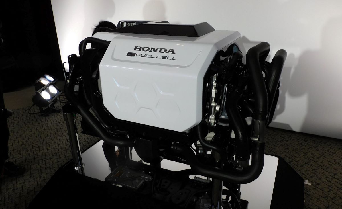 Honda Unveils Japan's First Plug-In Rechargeable Hydrogen Fuel Cell ...