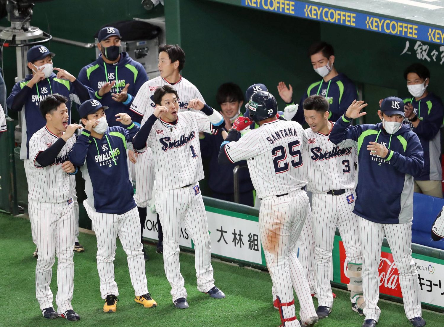Domingo Santana The Hero As Yakult Takes 2-1 Lead In Japan Series With 5-4 Win Over Orix ...