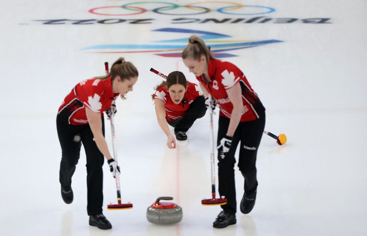 OLYMPIC DIGEST | Japan Curling Squad Slides to Victory Against Canada ...