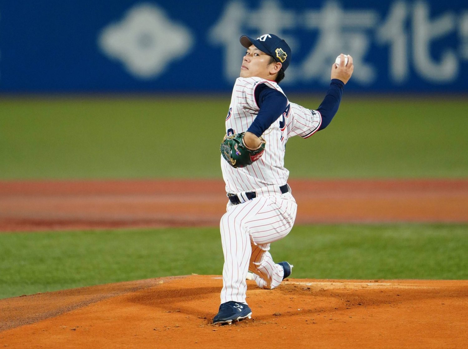 Osuna, Shiomi Lead Yakult to Win over Orix in Game 1 of Japan Series | SportsLook