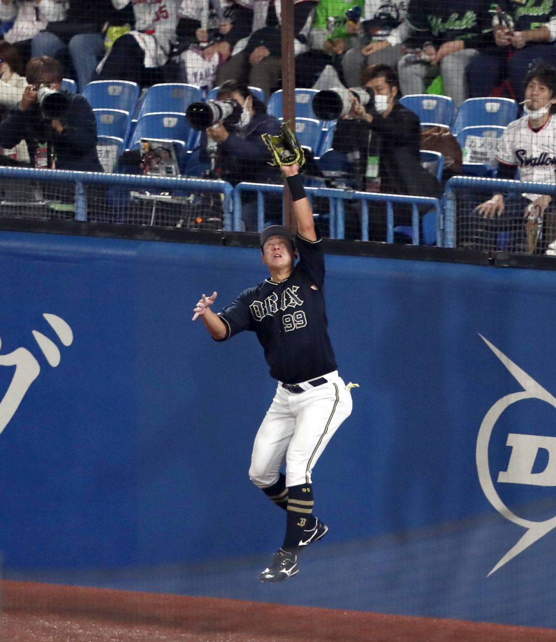 Swallows, Buffaloes Play to a 3-3 Tie in Game 2 of Japan Series | SportsLook