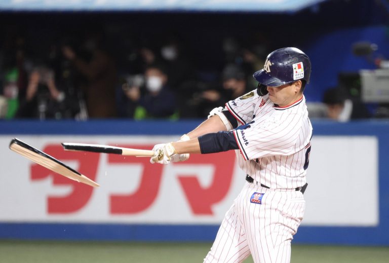 Buffaloes Silence Swallows Offense and Move Within A Win of Japan Series Title | SportsLook