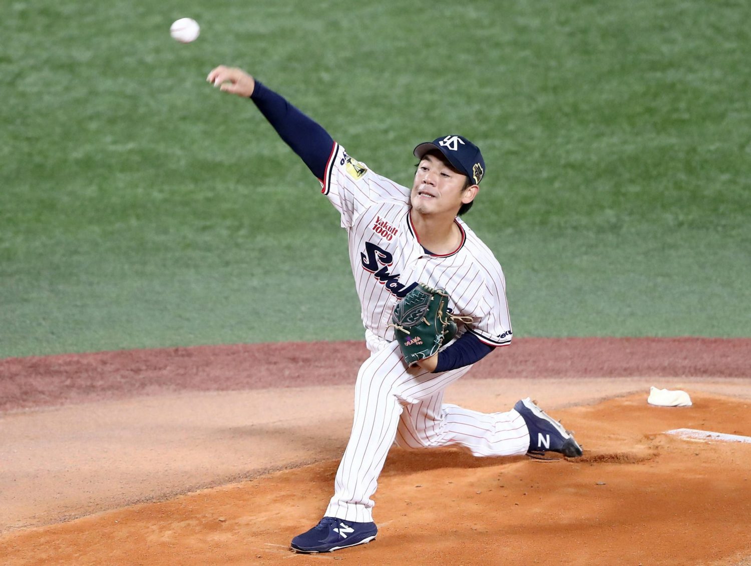 Buffaloes Silence Swallows Offense and Move Within A Win of Japan Series Title | SportsLook