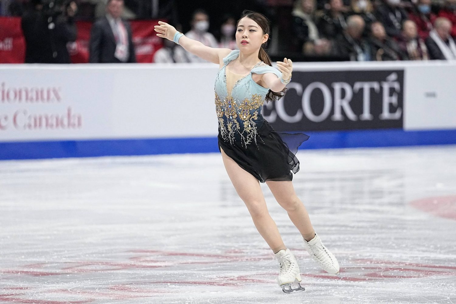 [ICE TIME] Rinka Watanabe and Shoma Uno Lead Banner Showing for Japan at Skate Canada | SportsLook