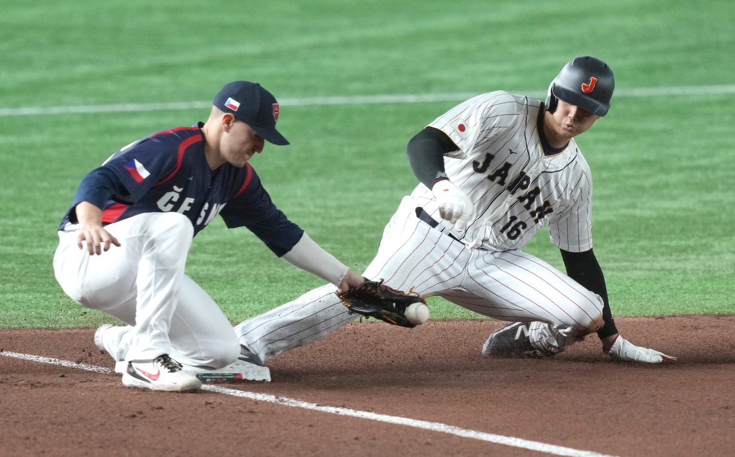 Roki Sasaki Earns the Win in WBC Debut to Commemorate 3/11 Disaster ...