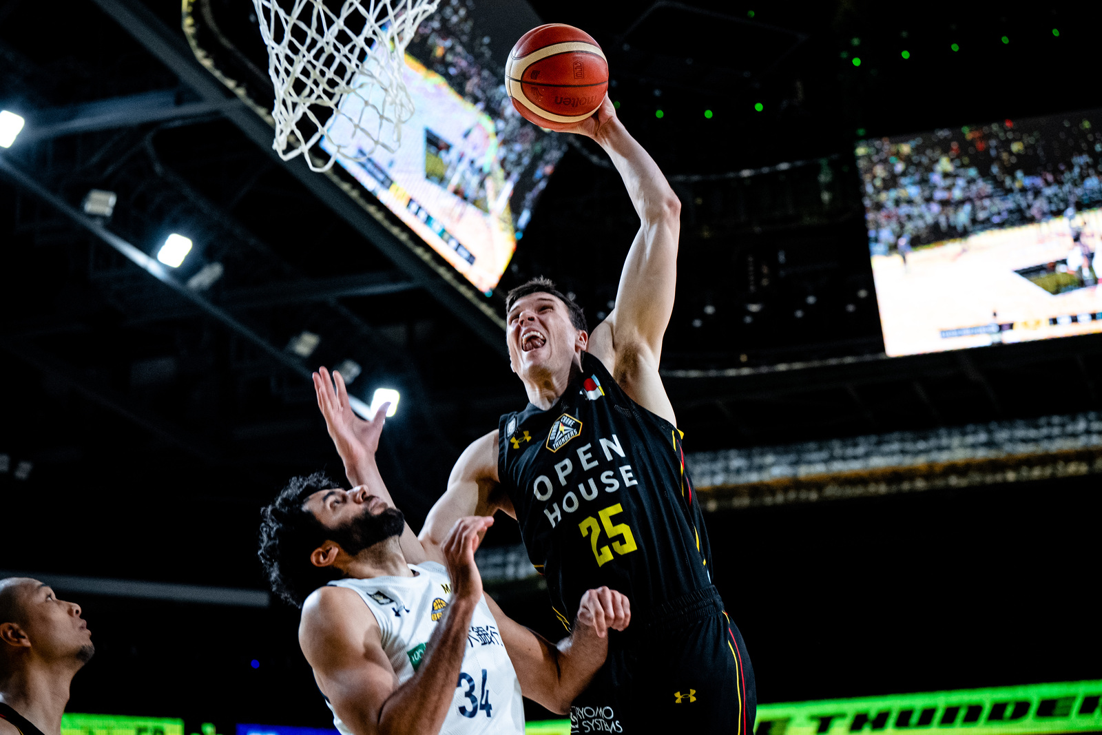 Crane Thunders Make Winning Debut at Open House Arena Ota | SportsLook