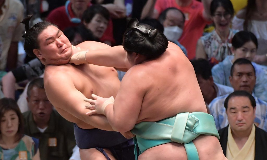 Kotonowaka Stuns Sekiwake Hoshoryu on Day 10 of Nagoya Basho | SportsLook