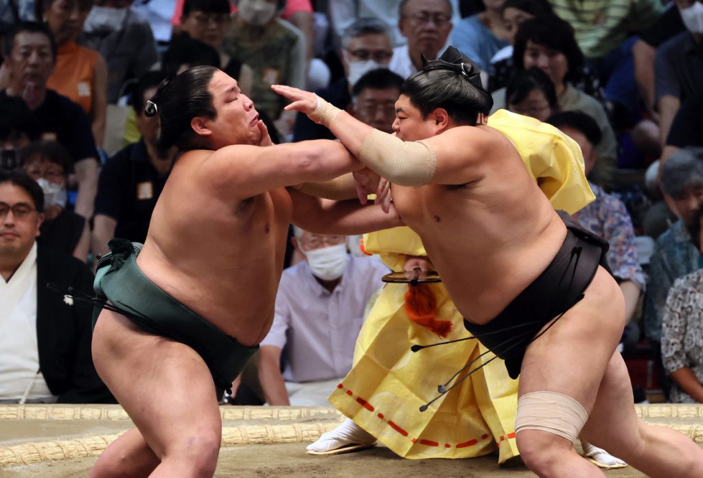 Rank-and-Filer Nishikigi Moves into Sole Possession of the Lead at ...