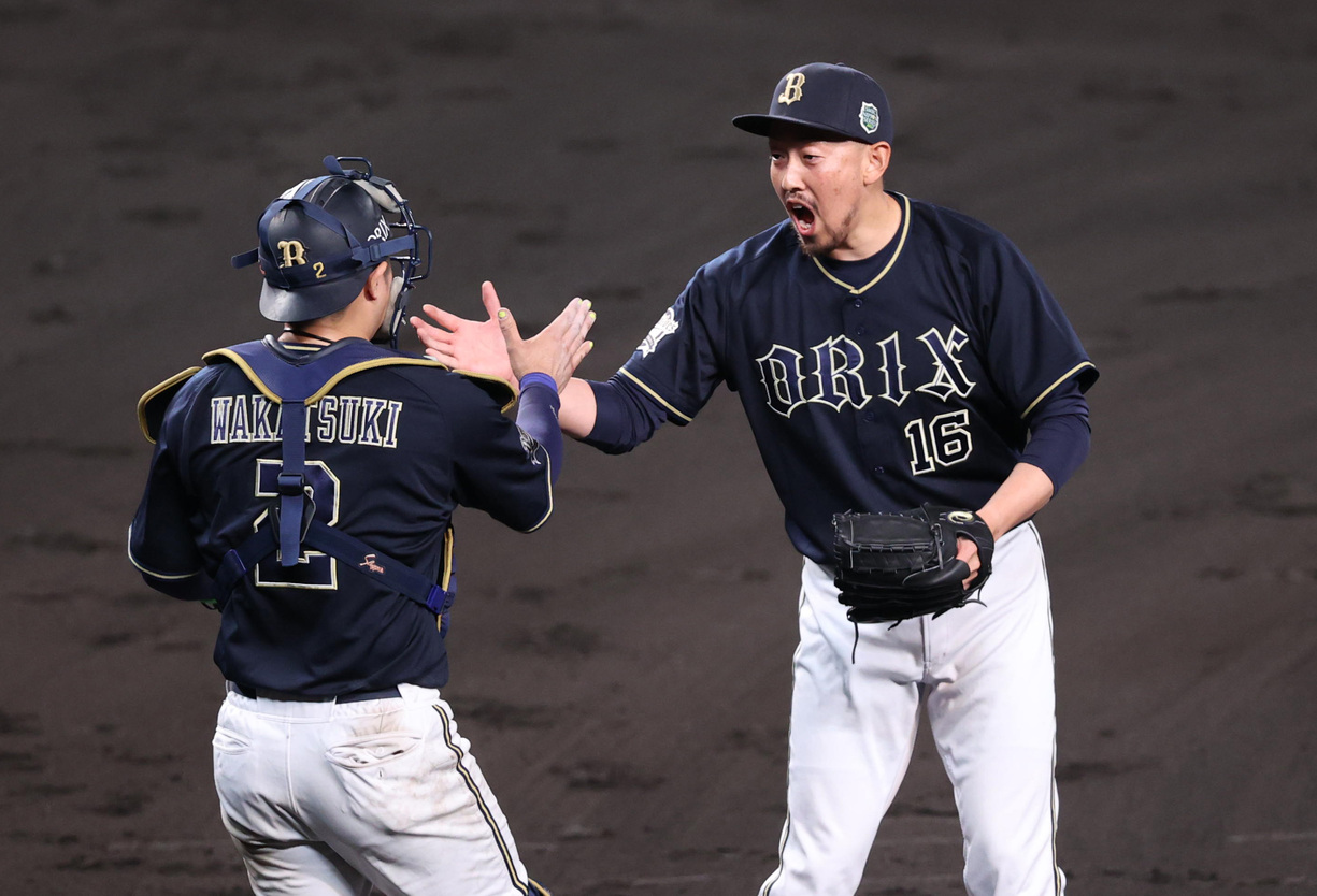 Yuma Mune Breaks Out of Japan Series Slump to Lead Orix Past Hanshin in Game 3 | SportsLook