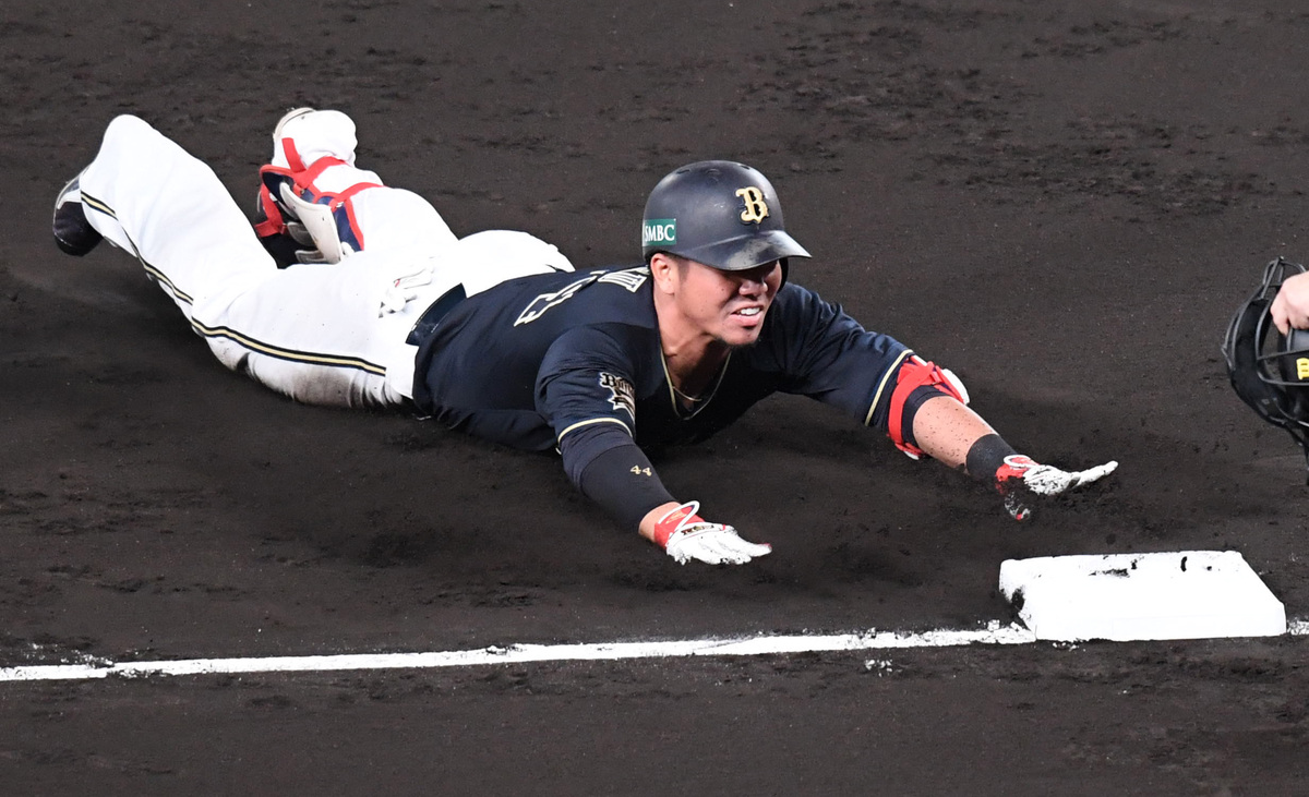 Yusuke Oyama's Walk-Off Single Lifts Hanshin Over Orix in Game 4 of ...
