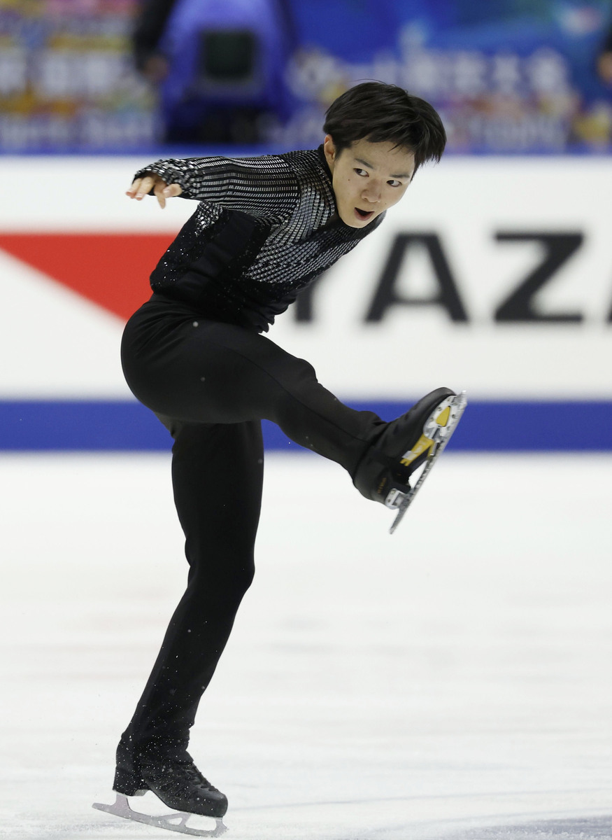 Yuma Kagiyama Takes Lead After Short Program at NHK Trophy with ...