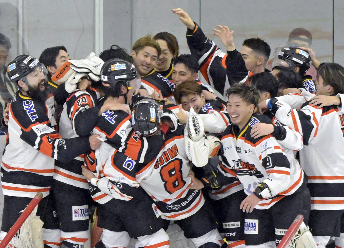 Nikko Defeats Tohoku in All-Japan Ice Hockey Championship Final ...