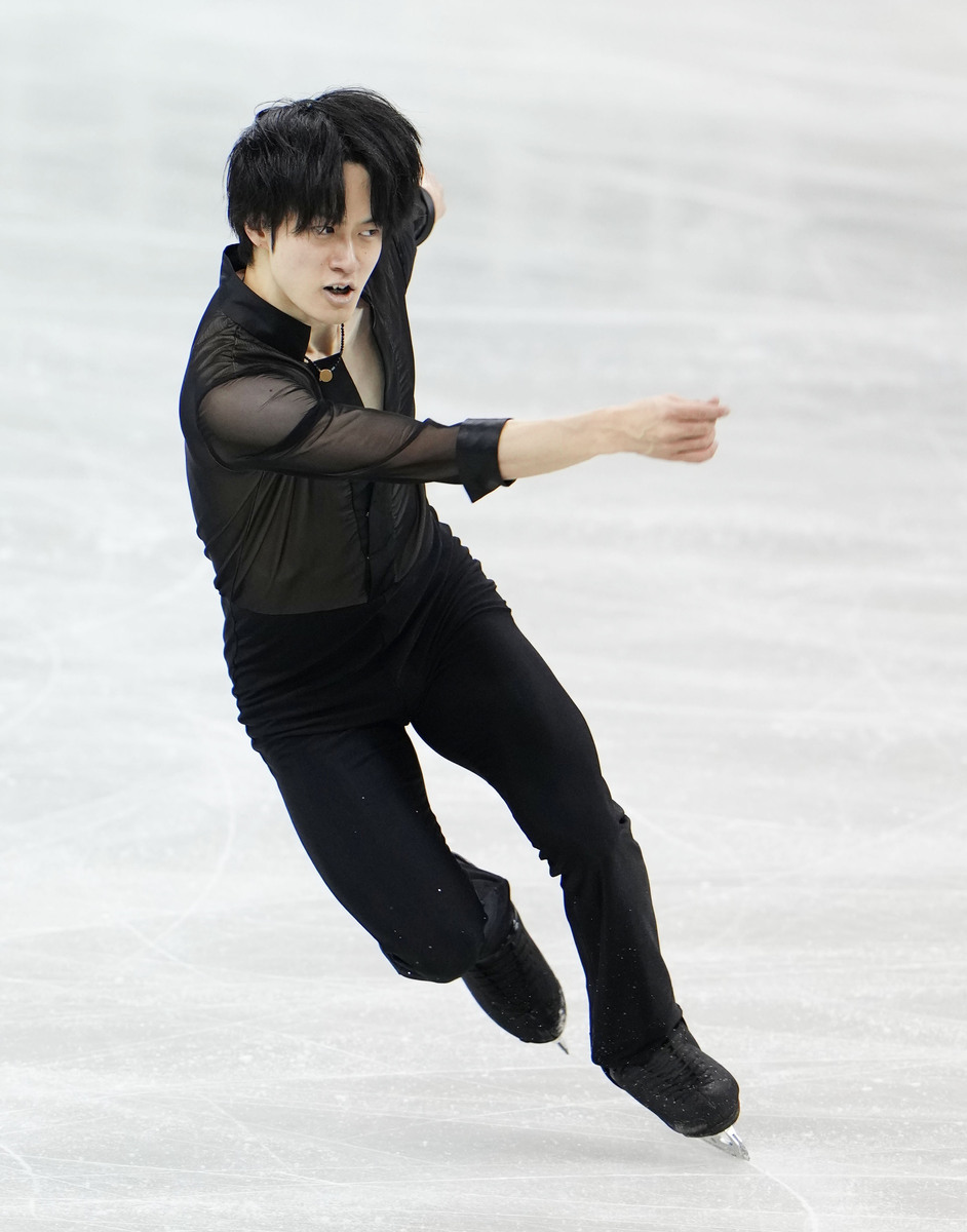 Yuma Kagiyama Takes a Commanding Lead After Short Program at Four ...