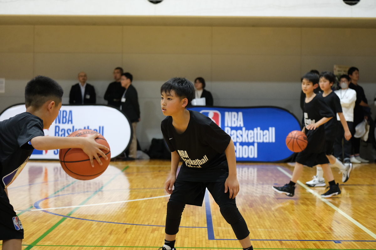Japan's First NBA Basketball School Opens Amid Hoop Fever | SportsLook