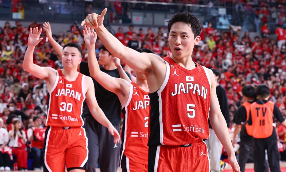 Rui Hachimura Makes a Solid Impact in His Lakers Debut | SportsLook