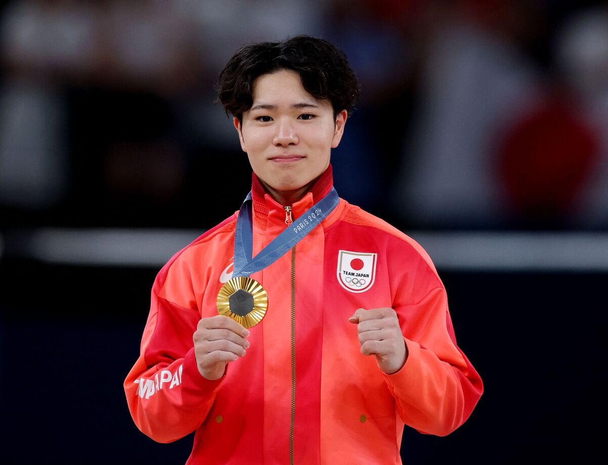 Shinnosuke Oka Triumphs on Horizontal Bar for 3rd Gymnastics Gold in Paris | SportsLook