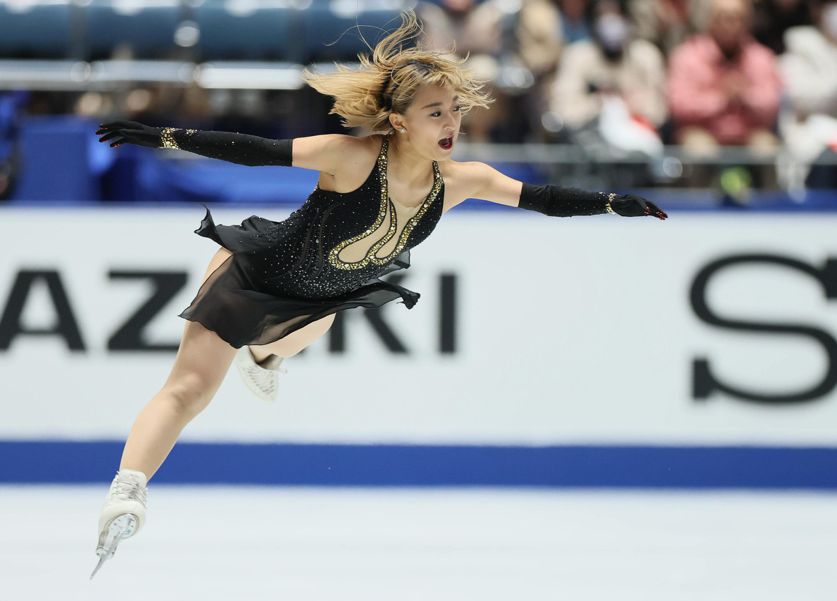Yuma Kagiyama and Kaori Sakamoto Capture Titles at the NHK Trophy ...